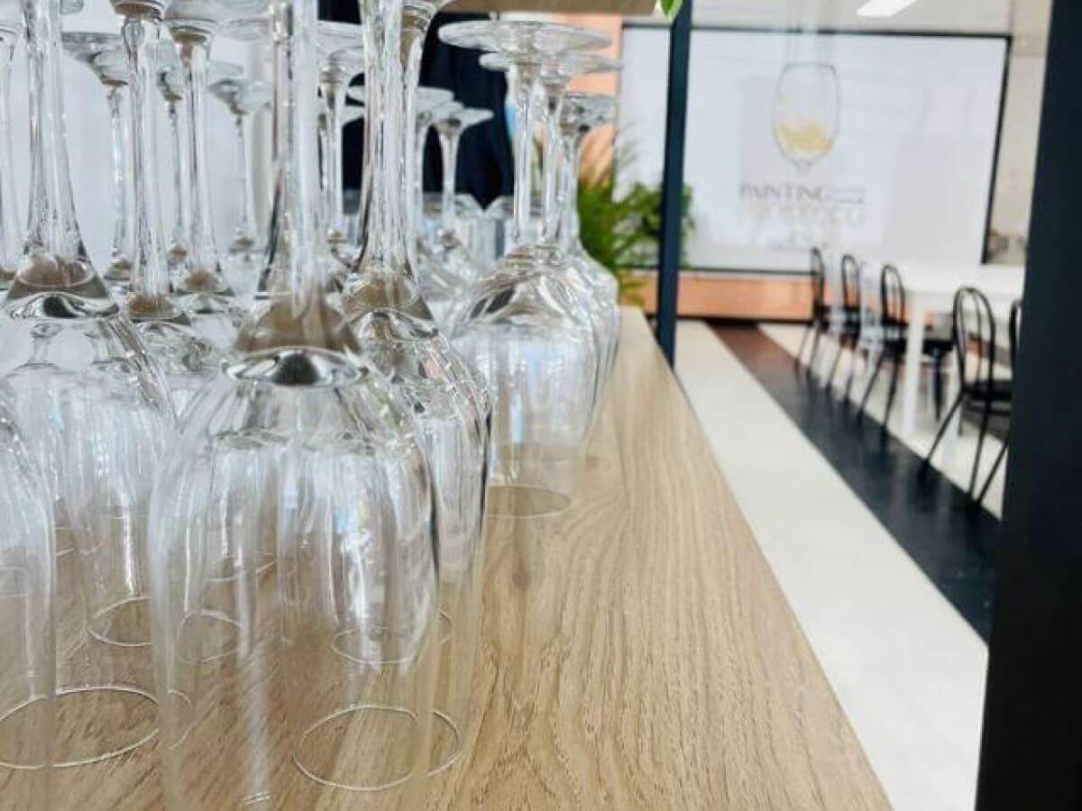 Painting With Prosecco | Things to do | Love Central Coast